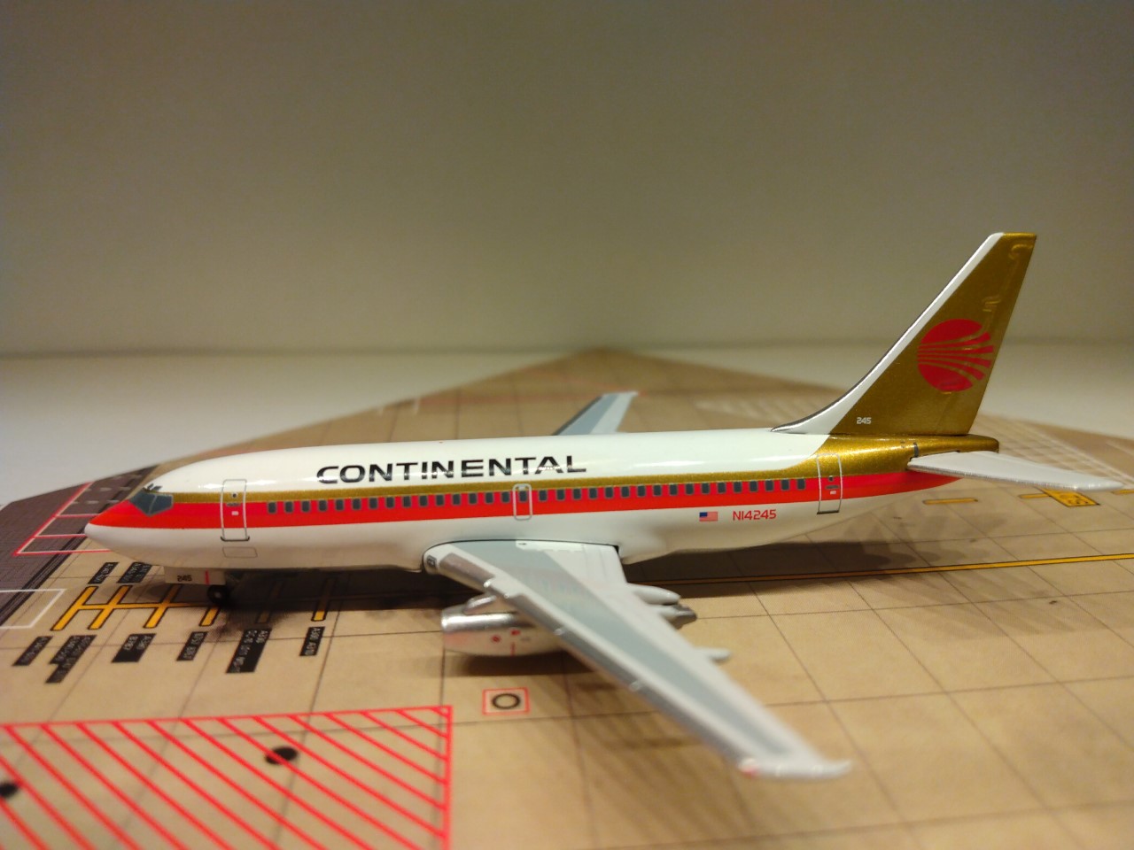 Continental B737-200 N14245 L.jpg | MAF - Model Airliner Forum