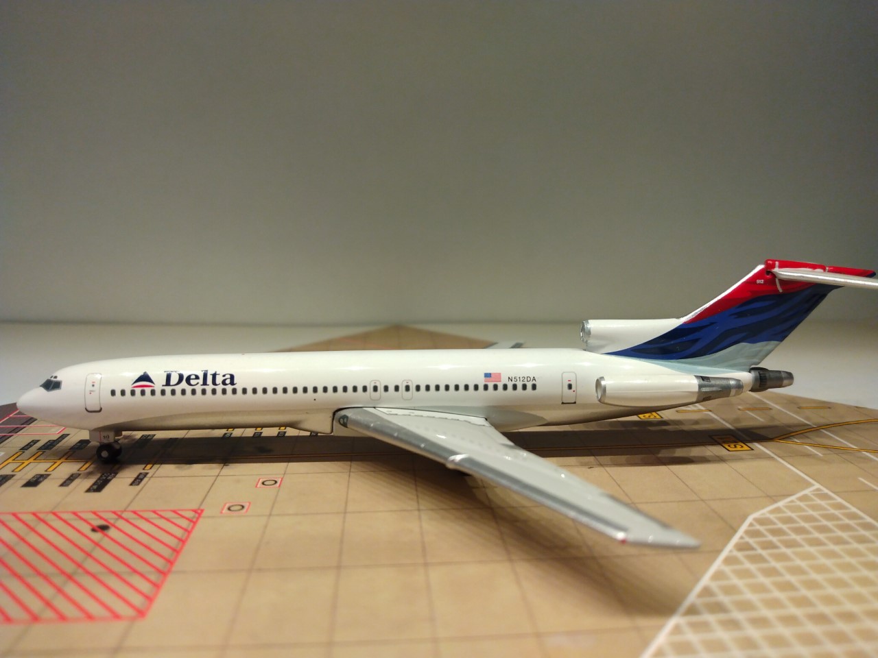 Delta B727-232A N512DA L.jpg | MAF - Model Airliner Forum