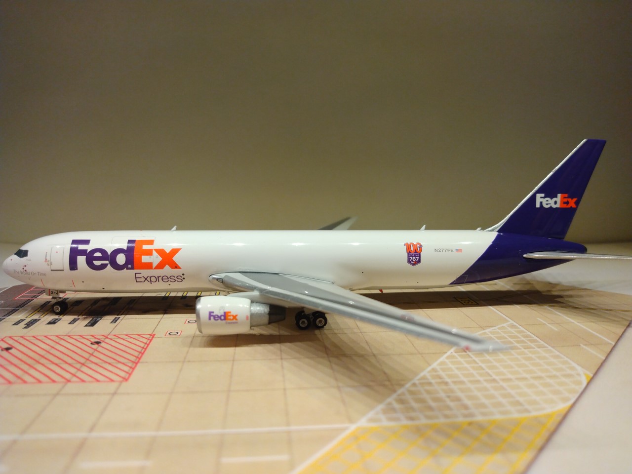Federal Express B767-3S2FSCD N277FE L.jpg | MAF - Model Airliner Forum