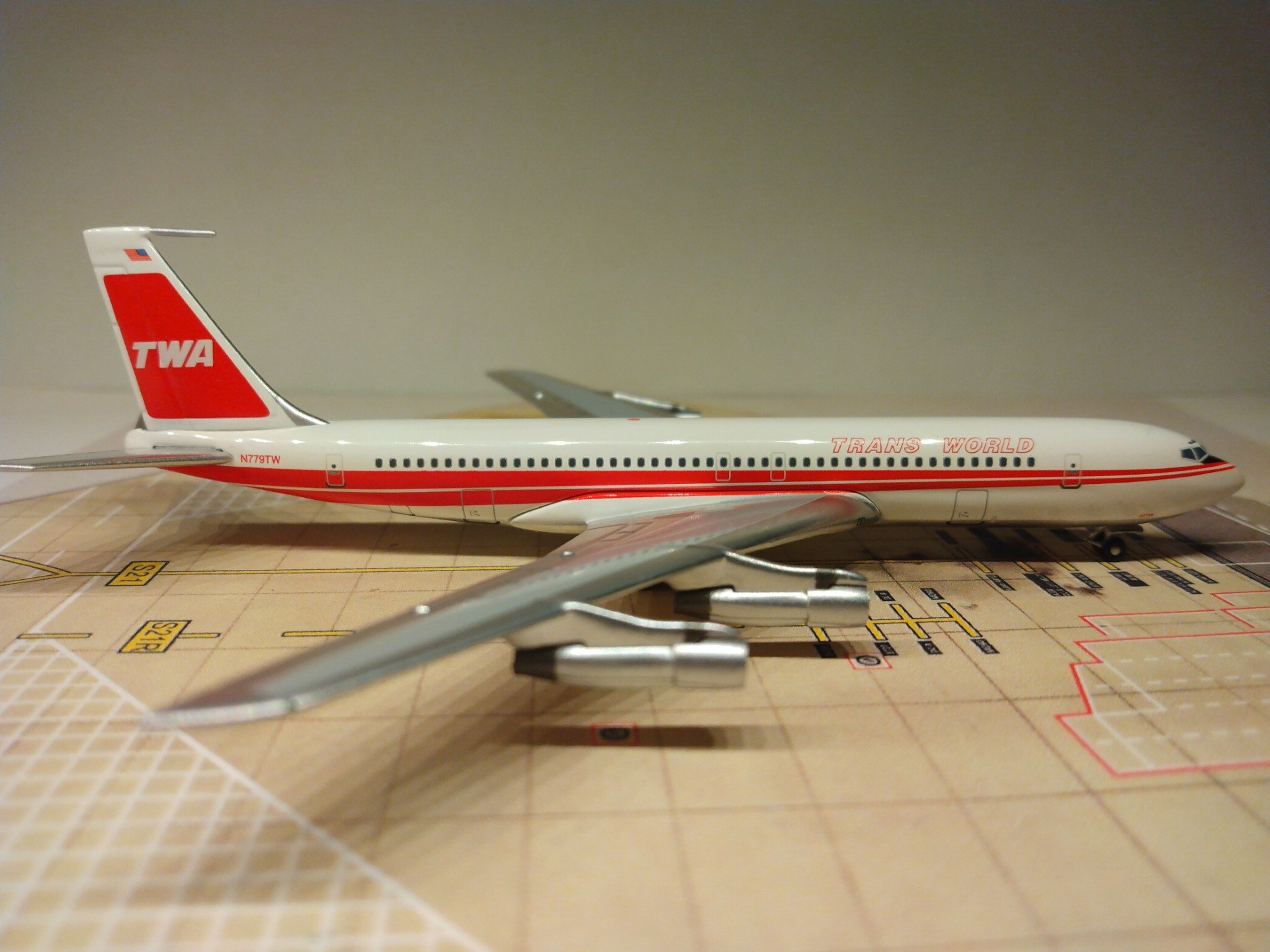 Trans World 707-331C 1974 N779TW R.jpg | MAF - Model Airliner Forum