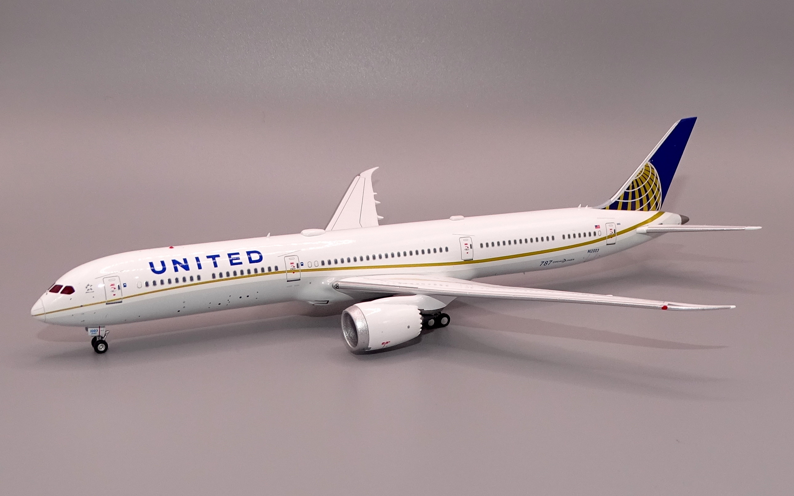 UA_B7810_02.JPG | MAF - Model Airliner Forum